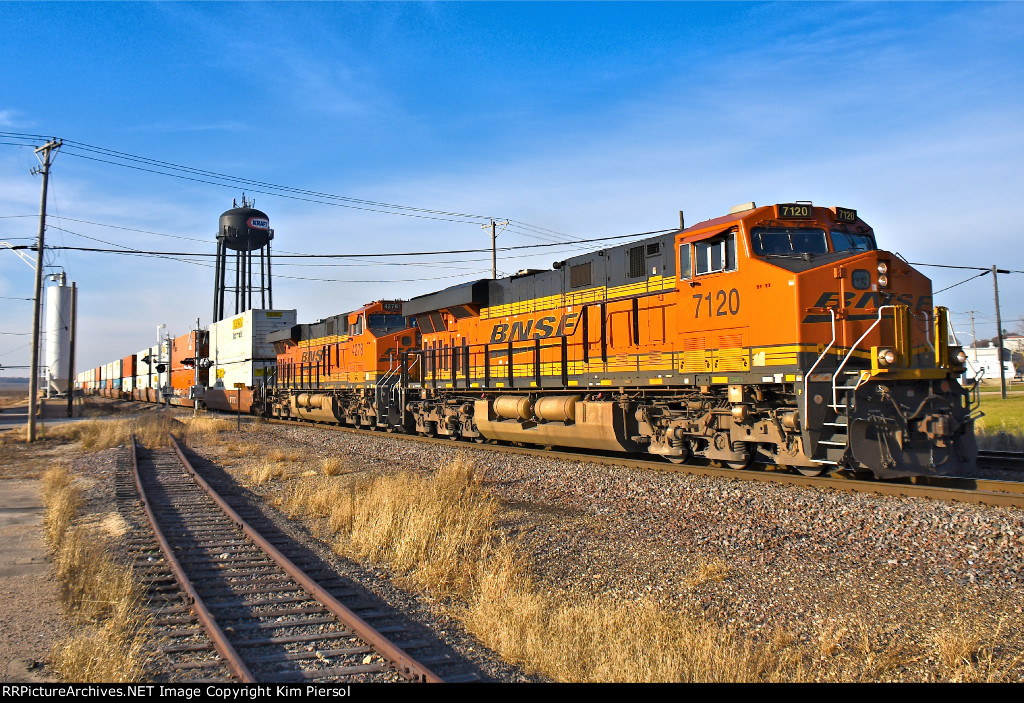 BNSF 7120